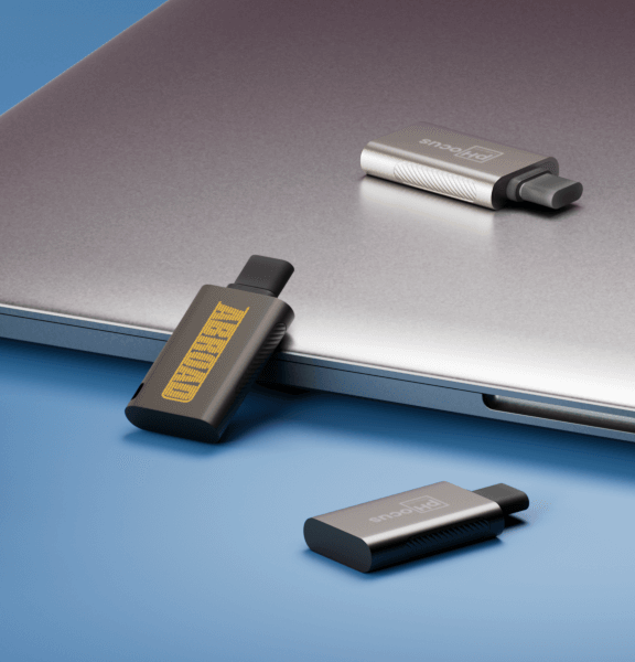 Compact: USB Flash Drives | Maikii