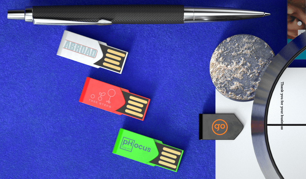 Clip: USB Flash Drives | Maikii